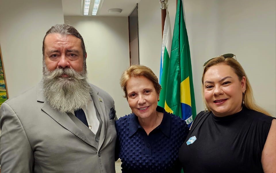 Presidente da ABENUTRI, Marcelo Bella, realiza reunião com Senadora ... Presidente da ABENUTRI, Marcelo Bella, realiza reunião com Senadora ...